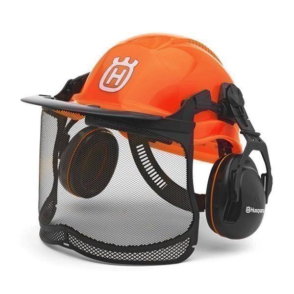 (旧品番： H5056755-15 ) バイザーの形状、ロゴシールの色が変更されました。JIS規格取得済、型式検定合格済バイザー、ひさし、イヤマフ、アゴヒモを完備。バイザーは水はけもよく視界良好。イヤマフは上下左右に調節でき、低圧力でも優れ...