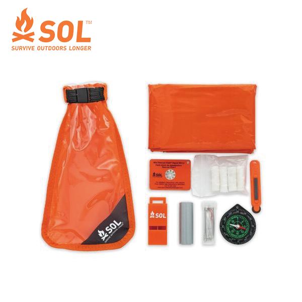 ▼SOLスカウトは緊急時に暖をとるサバイバルブランケットや着火剤、居場所を知らせるホイッスル、ミラーなど9つの道具を防水のケースにセットされているアイテムです。昨今自然災害が頻発しております日本で防災用品としても役割を果たすアイテムとなって...