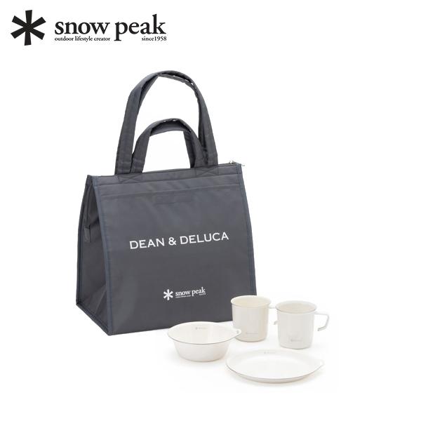 ▼スノーピークとDEAN &amp; DELUCA の初コラボレーション。 はじめての野遊びをもっと身近にする限定ピクニックセット。DEAN &amp; DELUCA とスノーピークのロゴマークを配した大容量クーラーバッグ、琺瑯のスノーピー...