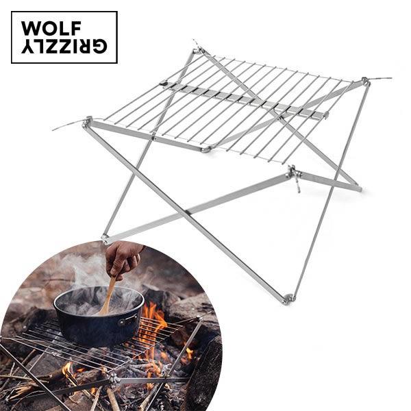 丸められる網と折り畳み可能な脚からなる焚火用グリルです。1台で炎の大きさに応じたサイズ調整が可能です。高さは３段階に調整可能。（8.5インチ（約22cm）・6.5インチ（約17cm）・ステイフラットモード）収納するとグリルだとは思わないほど...