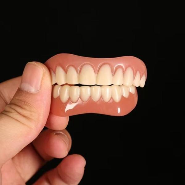安全で優しい素材：義歯ベニアはシリコン製で柔らかく優しい素材で、装着時に違和感がなく、毒性がなく安全に口に入れることができます。使い方：1.歯をお湯に2分間入れて、しなやかにします。2.溶融材料を金型に充填します。3. それを口に入れて、入...