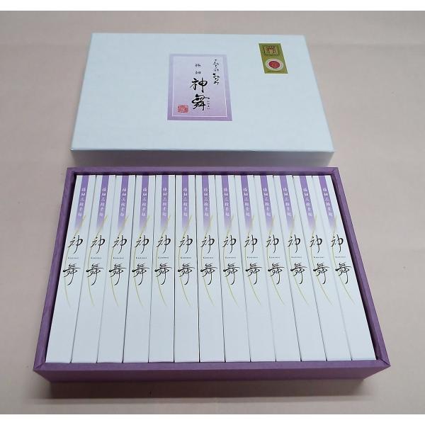 ●極細麺「神舞」TV番組「ケンミンショー」で紹介された最高ランクの「三輪の神杉」よりもさらに細く仕上げた極細素麺です。製造してから１年間熟成させてからの出荷を厳守しています。1年間の熟成によって、細い中にもコシがある「三輪素麺みなみオリジナ...