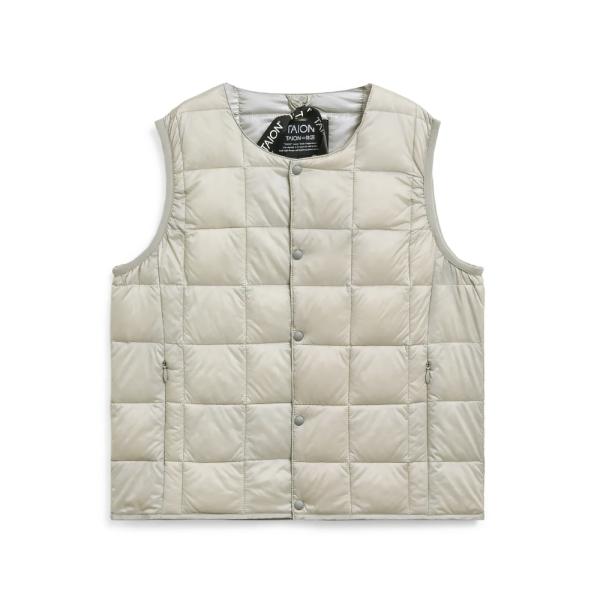 【発売日：2024年07月20日】インナーダウンとして作られておりますので若干タイトな作りとなっております。余裕を持ってご着用希望の方はワンサイズアップをおすすめします。メール便配送不可能商品です。宅配便のみ配送可能となります。ラッピング包...