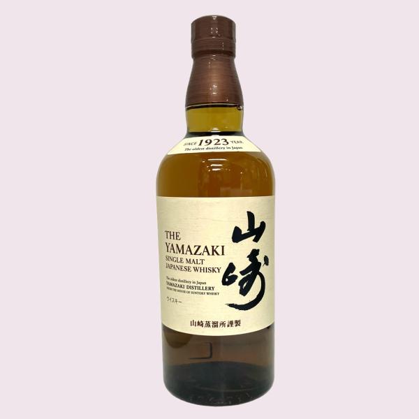 山崎の伝統であるミズナラ樽貯蔵モルトと、革新のワイン樽貯蔵モルトをはじめとした様々な山崎モルトが出会うことで生まれた山崎です。商品名：サントリー山崎　シングルモルトウイスキー内容量：700mlアルコール度数：43度※箱なし