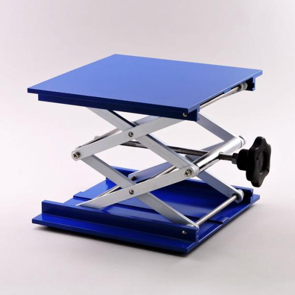 ラボジャッキです。アルミ製とステンレス製がございます。商品仕様シリーズ名：ラボジャッキブランド名：ノーブランドメーカー型番：zj-al200原産国／製造国：中国代表カラー：ブルー日用品・文房具の素材：アルミ合金（上下板・パンタグラフ）天板の...