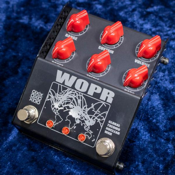 WOPRはあるアーティストや友人が、ちょっと変わったサウンドがほしい、普段提供しているものよりもサウンドを向上させたいというところから始まったペダルのひとつです。