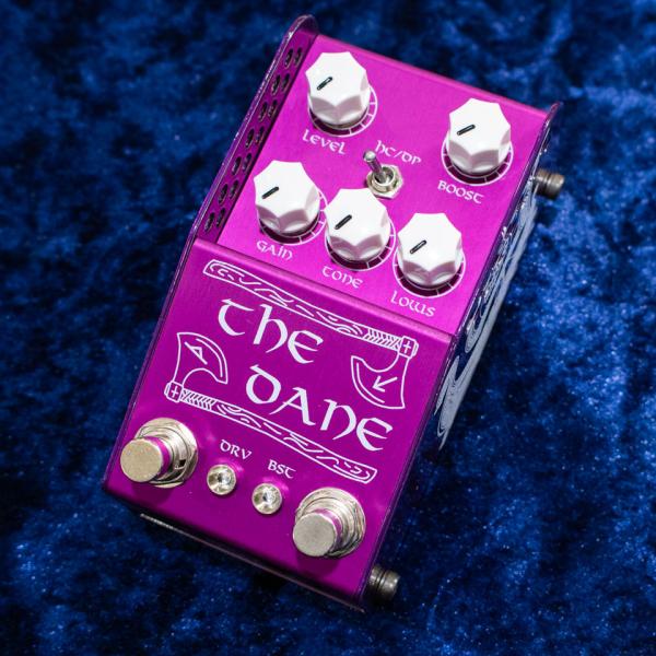 3パターンのサウンドが楽しめるドライブペダル。イギリスはウィルトシャーからThorpy FX(ソルフィーエフエックス)の新作です。独自の堅牢な筐体が目をひきますが、サウンドも一級品。ウォームかつダイナミックで、ボリュームコントロールを多用す...