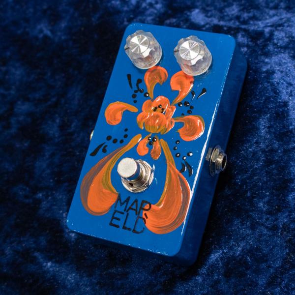 ゲルマニウムトランジスタのファズフェイスサウンドにリスペクトを寄せた、スウェーデン製のハンドワイアード、ペイントのペダル。
