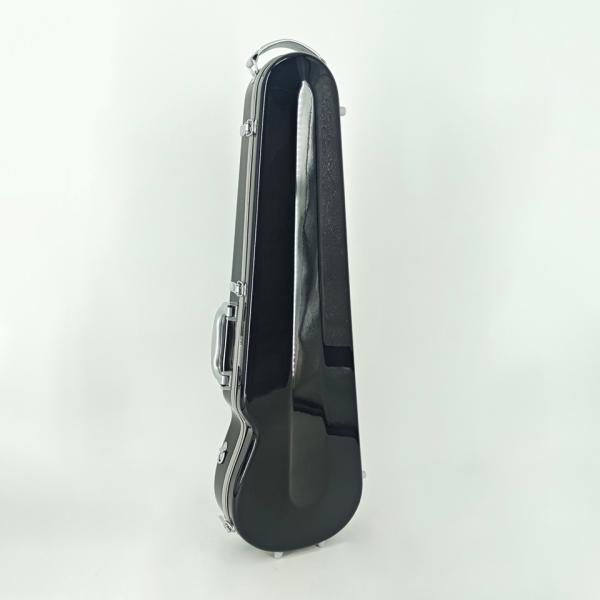 カラーバリエーションの豊富さとスタイリッシュなフォルムが人気のイーストマン。外装はグラスファイバー製で衝撃から楽器を守ってくれます。約1.7kgという軽量設計。ハンドルのほかリュックタイプでの持ち運びも楽にできます。また縦に立てても持ち歩け...