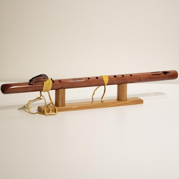 【Golden Eagle "F#" Cedar 105-C】中上級者向けのモデルで、至高のサウンドです。ベーシックフルート内で最低音域を担当します。■材質：杉 Cedar■調子：F#調■サイズ：630mm■付属品：DVD＆BOOK※写真の...