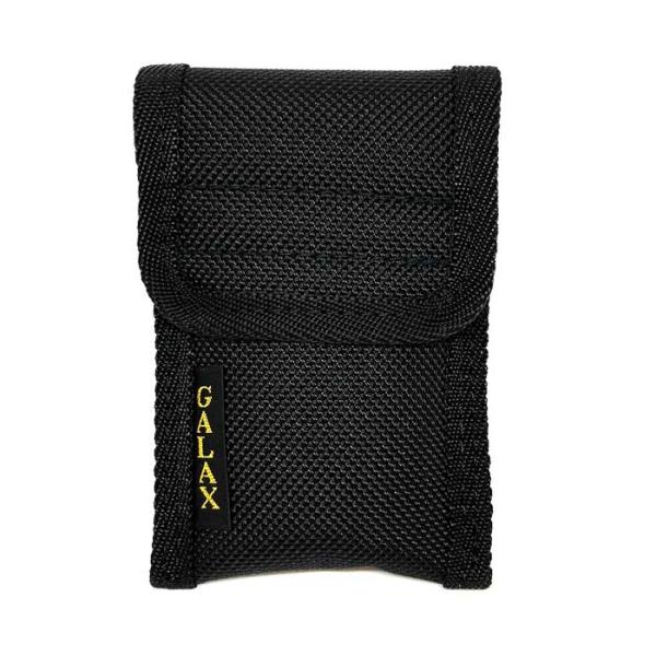 二重に縫製されており、15mmの厚さで十分にマウスピースを保護します。また、内側の布は湿気を吸い取り、消臭効果もあります。開閉はマジックテープ式で簡単にでき、通常時では外れにくくなっています。