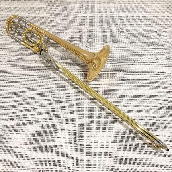 『XO(エックスオー)』トロンボーンは、日本の管楽器メーカー株式会社グローバルが開発・プロデュースし、台湾の管楽器総合メーカー功学社(KHS)で製造されているコラボレーションブランドです。誕生に至るまで多くの歳月を費やし、数多くのプレイヤー...