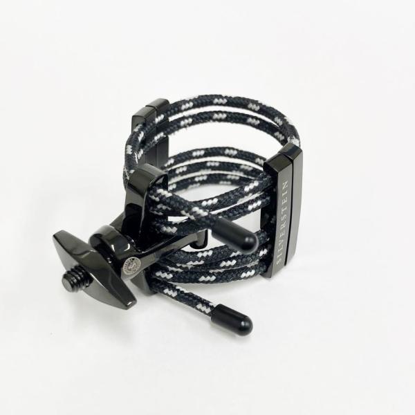 [シルバースタイン リガチャー]高音から低音までムラのないスムーズな吹奏感と豊かな鳴りが特徴のリガチャーです。■CRYO4 Black (クライオフォー ブラック)一番人気のシリーズ「CRYO4」より、新しいカーボンブラックモデルです。暖か...