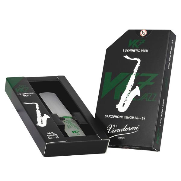 Vandorenより「シンセティックリード」が誕生！シンセティックリード「VK」は、バンドーレン社が7年にわたる研究を経て生み出した新素材のコンポジット繊維で作られています。この新たなコンポジット繊維は、ケーンの構造をただ模倣したものではあ...