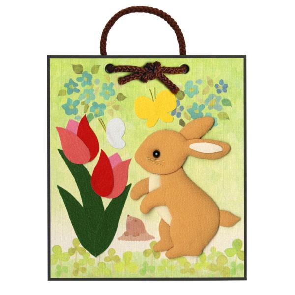 ちりめんを使ってふっくらとした「チューリップとうさぎ」の押し絵が作れるキットです。ウレタン付き型紙は型抜き済みなので切り離すだけで簡単に作ることができます。季節のお花や情景と動物たちに、ほっこり癒される押し絵かべ飾りです。場所を選ばず気軽に...