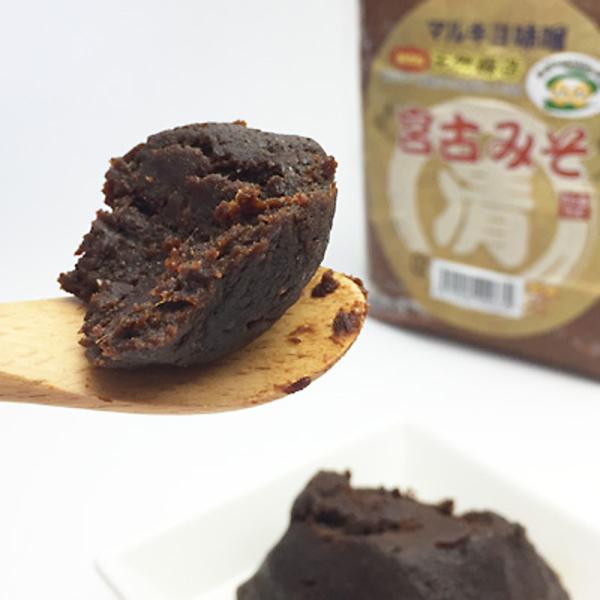 ●商品名：昔ながらの宮古みそ≪天然醸造≫１kg ●名　称：味噌 ●内容量：1kg●保存方法：冷蔵にて保存●原材料：大豆（国産）（遺伝子組換えでない）、大麦（国産）、塩●賞味期限：製造から約1年●製造者：マルキヨ味噌●生産地：宮古島