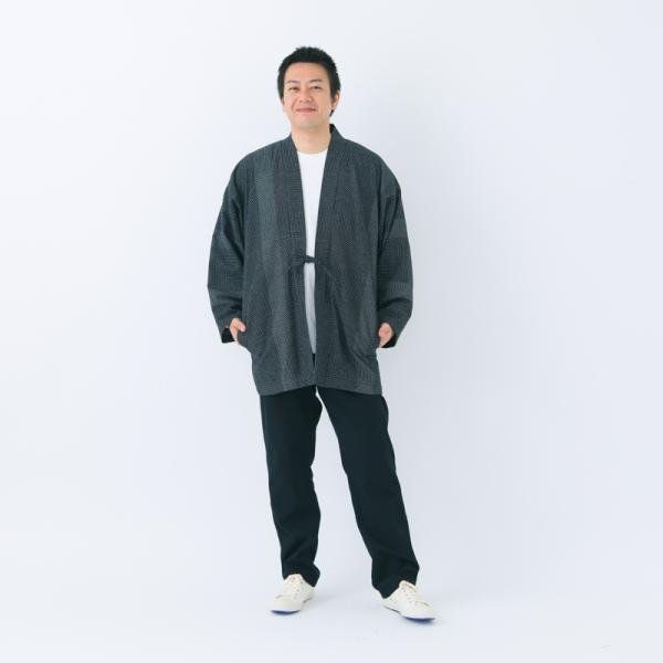 ショート丈でも人気のmiyakodori。待望の大きいワイドサイズができました。軽快にオシャレを楽しむ方におすすめの羽織。日本製。▼サイズ［ワイドサイズ］身丈 82.5cm裄（ゆき）丈　84cm袖丈 31cm胸囲 138cm袖口幅　18.5...