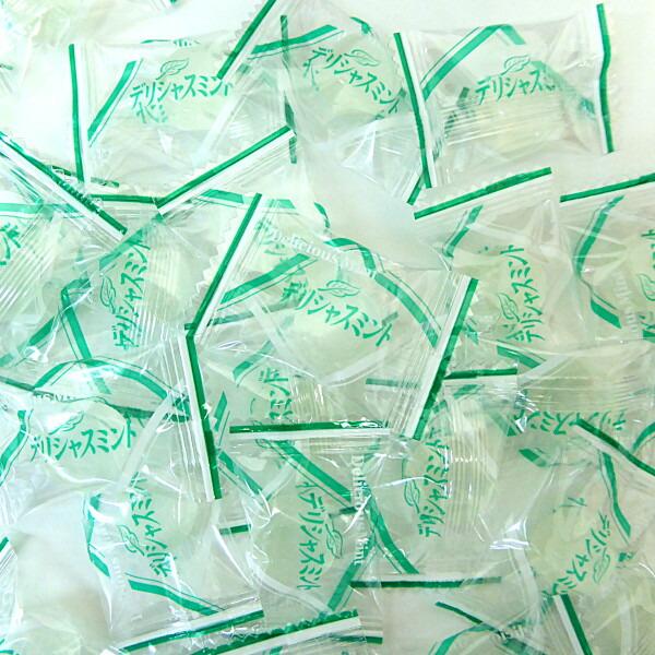 希望小売価格1980円（税別）X１袋名古屋で「ミント飴」といえば、デリシャスミントなんです！？1980年代より名古屋を中心に展開していたステーキレストランで、会計時に渡すお口直し用のミント飴として愛されてきた商品です。東海地区の人で某ステー...