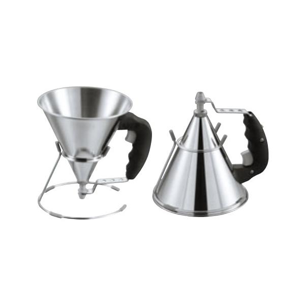 外寸：φ150×H155mm容量：0.8L口径：φ7mm●生地、ソース、クリームをドロップするのに大変便利です。本体内部に支柱等がないので攪拌しながらの作業も可能。洗浄しやすく、洗浄機もOK●収納時はコンパクトに場所を取りません。フランス製