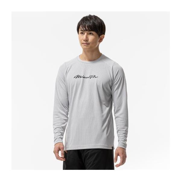 【カラー79：ブラック×ヒスイのみミズノ直営店限定カラー】高い通気性と保温性で汗冷えしにくい一着。肌寒い季節のトレーニングを快適に。