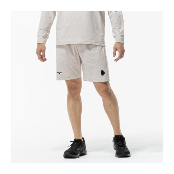 コットンライクで柔らかな着心地。ボールの縫い目をモチーフにしたステッチを施したハーフパンツ。