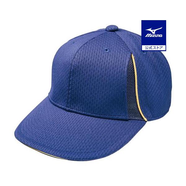 ベンチレーション付きのキャップ。選手だけでなく保護者用としてもお勧め。