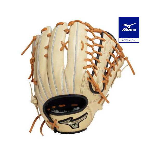 理想のプレーをサポートする軽量感と操作性。手にはめた瞬間に「扱いやすい」「軽い」と感じるグラブ。