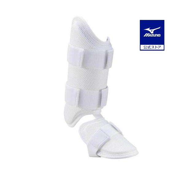 プロが認めたフィット感。ミズノプロフットガード。フィット感と軽量感の両立。ミズノフットガードの中でプロ選手の使用率No．1のアームガード、満を持して新登場。メイン素材に高反発素材のKaRVOを採用。本体自体に可動性があるため、足の動きを妨げ...
