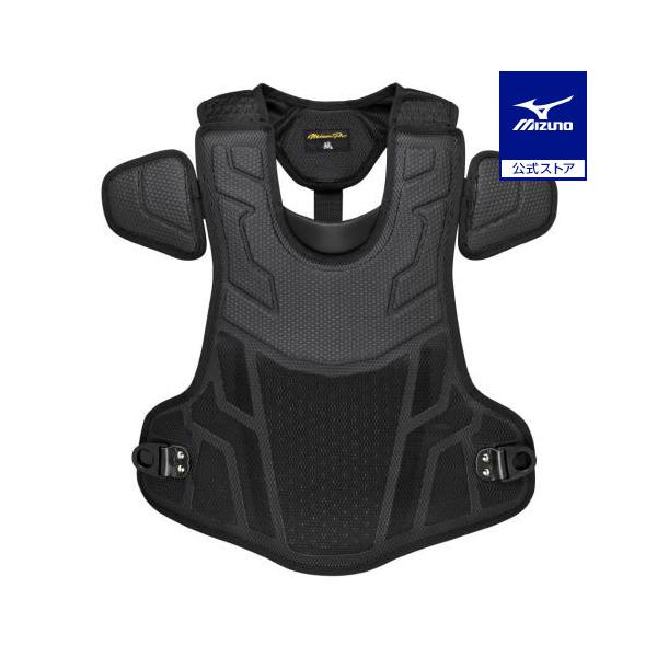 新硬式プロテクター。SAKEBIシリーズで新登場。約5年ぶりにフルリニューアルしたミズノプロ捕手用プロテクター＆レガーズ。基本コンセプトであるZoningデザイン（適材適所の材料配置）がプレーヤーの思い描くプレーを妨げず、動きやすさを追求。...