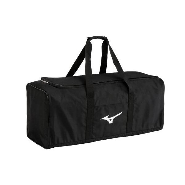 大きな開口部で中身が取り出しやすい設計。捕手防具2セットまたは両耳ヘルメット6個収納可能。