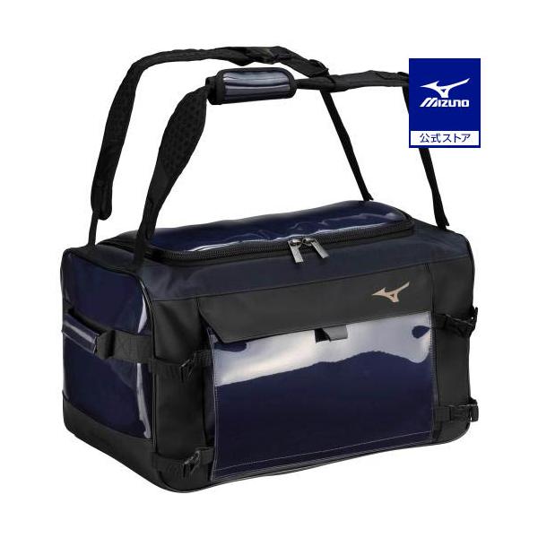 4色展開の背負えるセカンドバッグ。汚れをふき取りやすいエナメル素材。