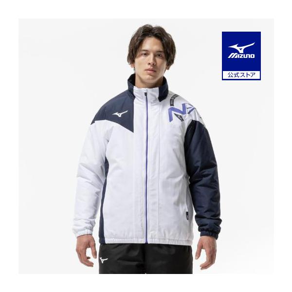 ブレスサーモ使用の中綿ジャケット。左肩にN-XTサークルロゴをデザイン。