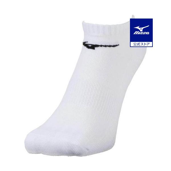 定番の3足組アンクル丈ソックス。