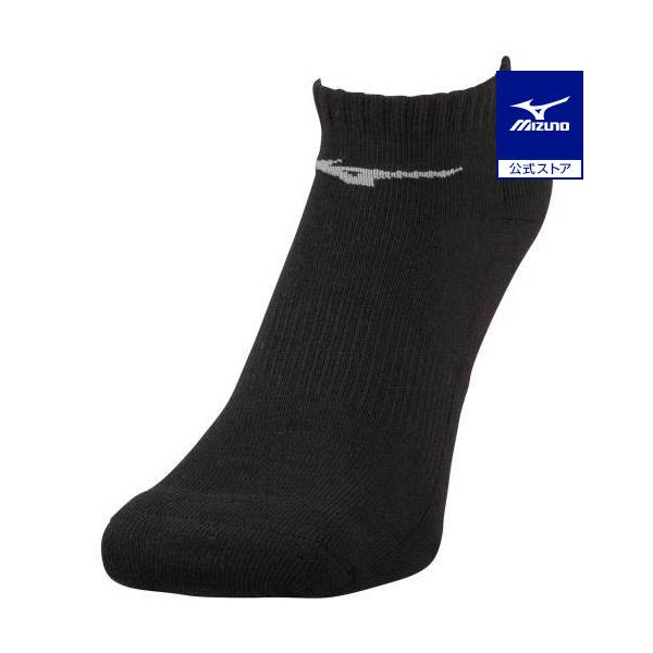 定番の3足組アンクル丈ソックス。