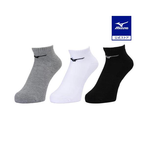 ベーシックな機能でお得な3足組アンクル丈ソックス。適度なフィット性でシューズとの干渉を緩和します。足底パイル設計で適度なクッション性を有し、地面からの衝撃を緩和します。3足組でシンプルなデザインなので、スポーツや普段にも使いまわししやすいソ...