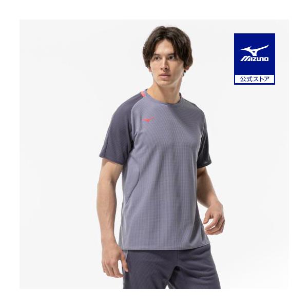 汗をかいた状態でも通気性を保ち、身体の放熱性を高め運動時のパフォーマンスと衣服内快適性をキープ。