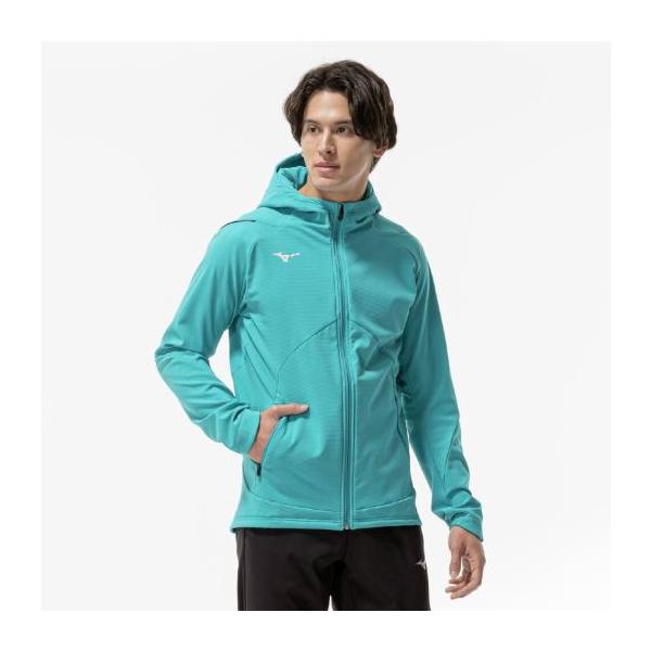 冷気を通しにくく、ストレッチ性を兼ね備えることで、アクティブな冬のトレーニングシーンをサポート。