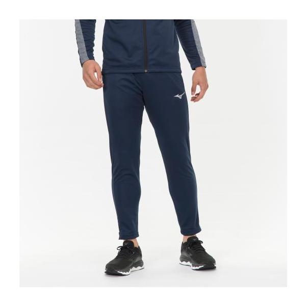 ソフトな素材とすっきりしたシルエットが特徴のチームウェア