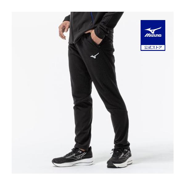 MOTIVATED BY MORE PACK防風性×ストレッチ性を兼ね備えたテックシールドに、凹凸組織と裏起毛の組合せが特徴的なパンツ。