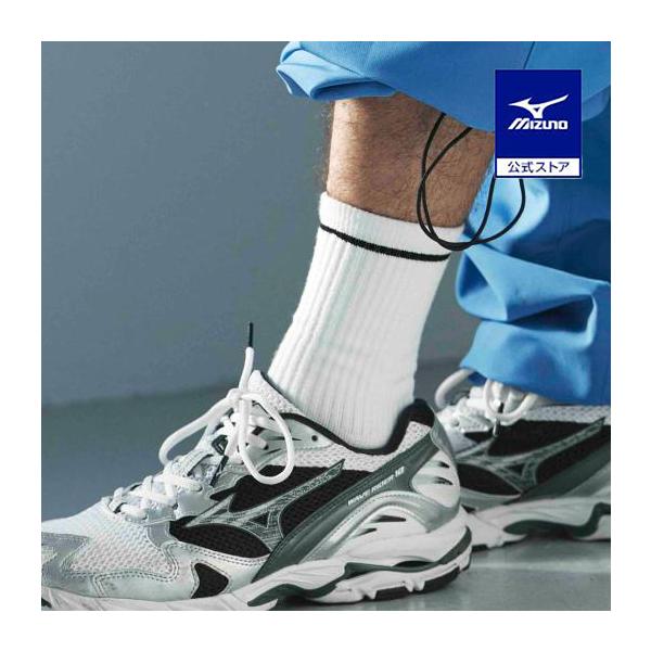 「MIZUNO FREESTYLE」デビュー！後ろのラインが特徴的なクルーソックス。都会的なストリートファッションとミズノの技術が融合。