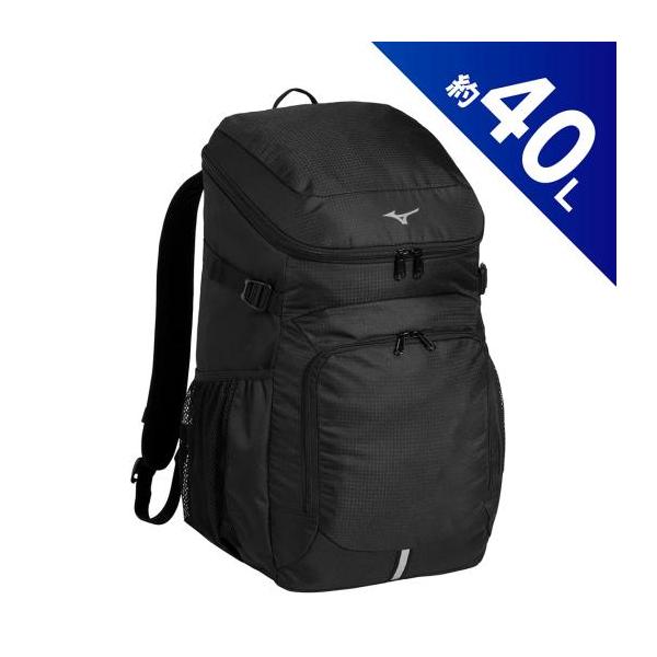 小物入れポケット、内部小分け用仕切りとPCポケットが備わる40Lバックパック。前モデルより軽量化。