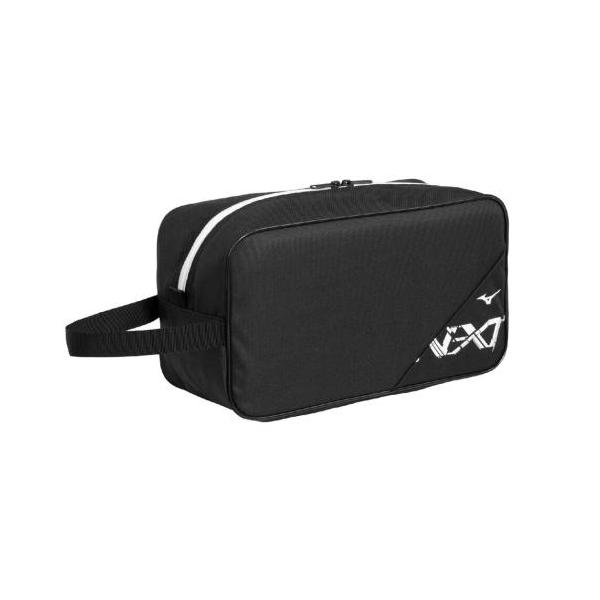 N-XTロゴがポイント。29cmミッドカットシューズが収納可能。