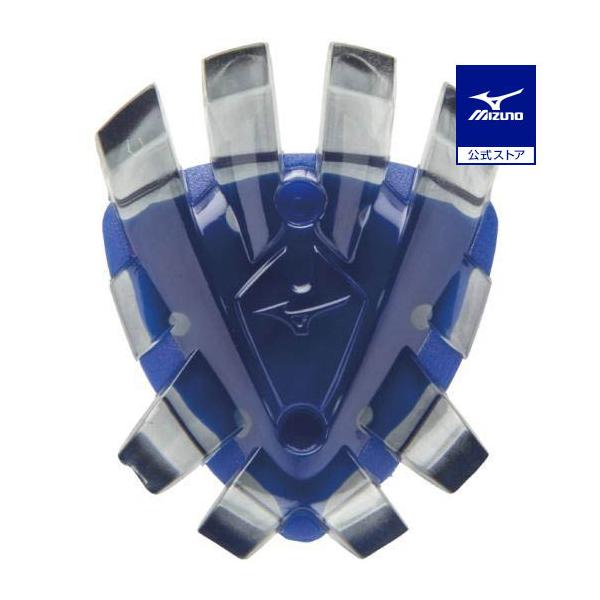 足のあらゆる方向への動きにも優れたグリップ力を発揮する。※レンチは付属していません。 ゴルフシューズ