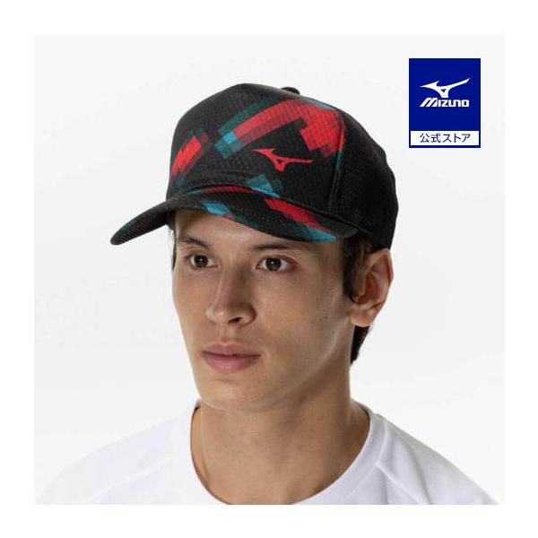 ゲームシャツとデザインを連動させたキャップ。