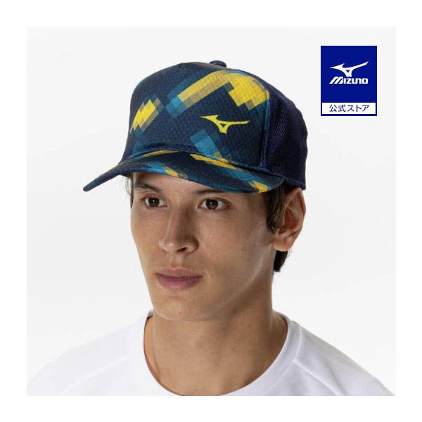 ゲームシャツとデザインを連動させたキャップ。