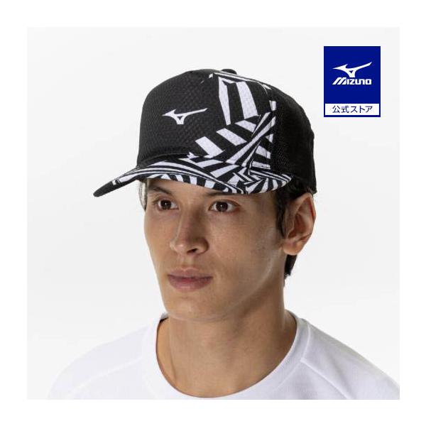 ゲームシャツとデザインを連動させたキャップ。