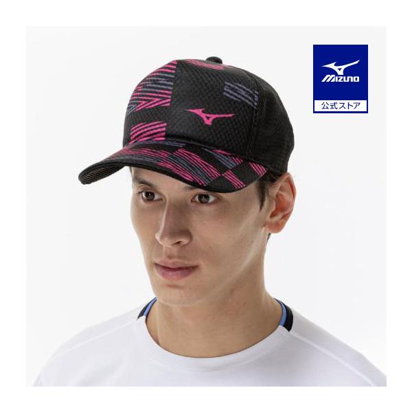 ゲームシャツとデザインを連動させたキャップ。