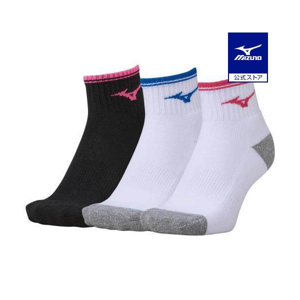 履き回しやすい定番カラーが嬉しい3足組ソックス。