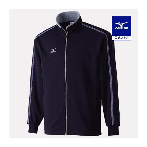 サイドラインがアクセントのウォームアップシャツ。