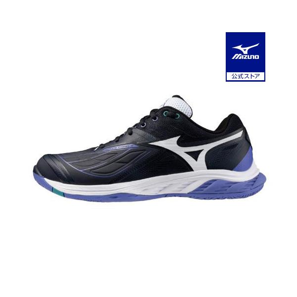 【カラー40：ホワイト×グリーンのみミズノ直営店限定カラー】安定性はそのままに、新たな構造でスムーズなランジ動作をサポート！コートを捕らえる力。強い一歩に変えるグリップ性や安定性のファングシリーズ。 バドミントンシューズ